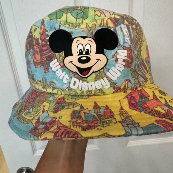 Disney | Accessories | Wdw 5th Vault Collection Mk Park Map Sprit ...